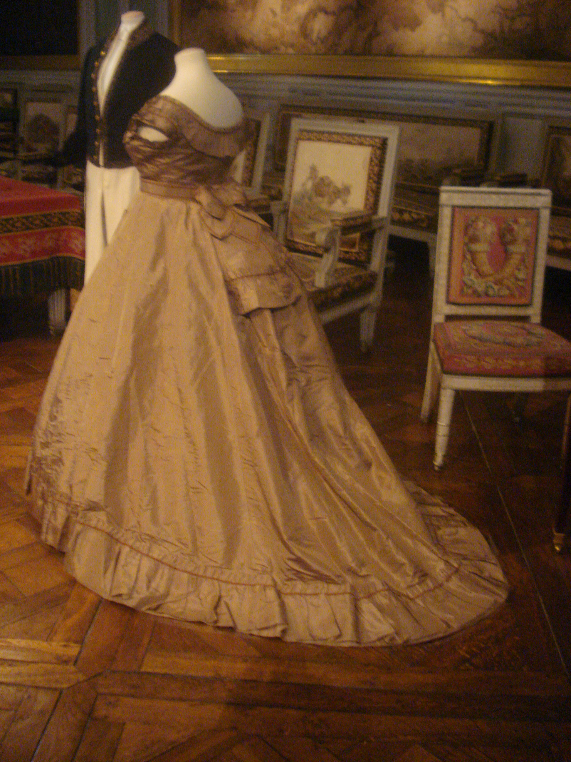 CRINOLINE : pièce typique du Second empire « ATAD : Autres Temps ...